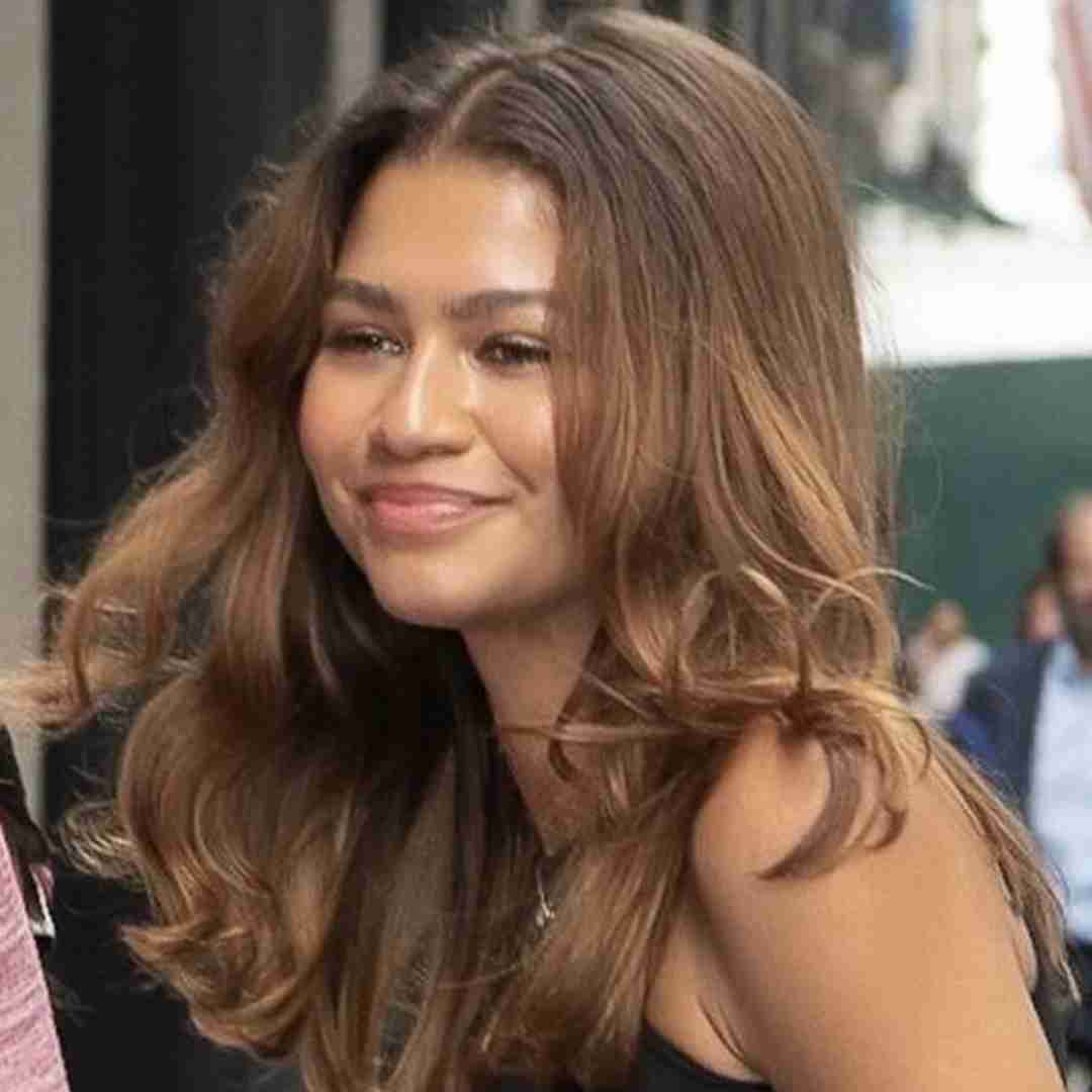 The Complete Guide to Dusky Skin Tone: Makeup, Skincare, & Fashion Tips